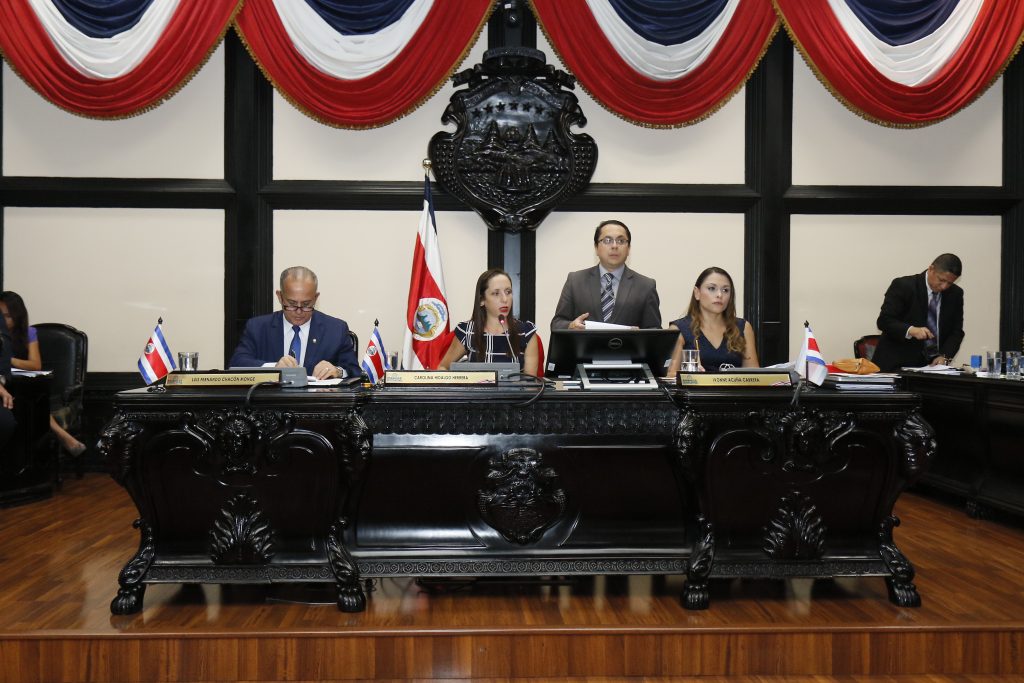 Costa Rica sostiene la respiración y pone la mirada en el Congreso ...
