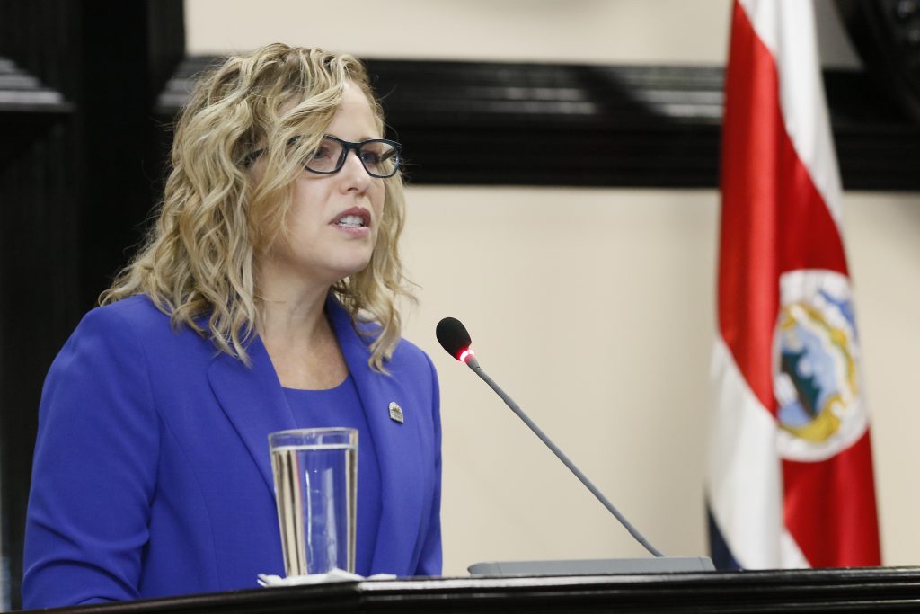 Catalina Crespo a los diputados: "El matrimonio igualitario es una ...