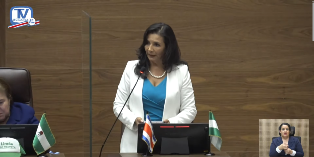 Diputada señala a presidente Chaves por leer informe sobre Hospital de Cartago que corresponde a ...