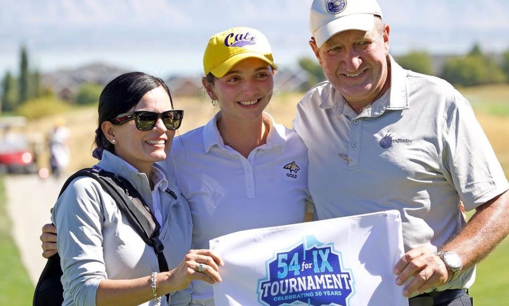 Golfista tica Scarlet Weidig gana torneo de conferencia e impone récord ...