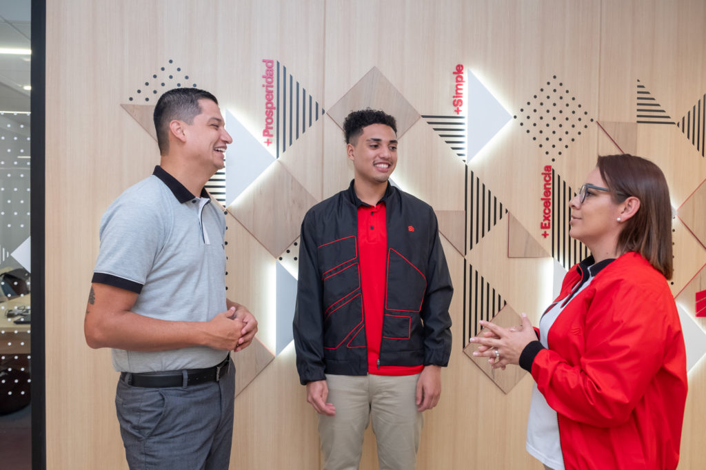 BAC vestirá a sus trabajadores de la región con uniformes sostenibles ...