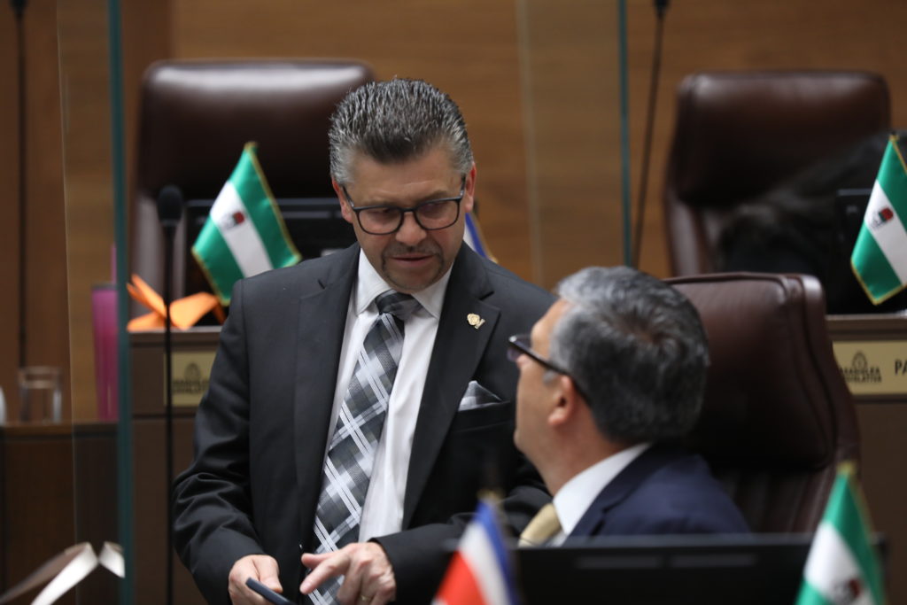 Gilbert Jiménez presenta recurso de amparo electoral contra el PLN ...