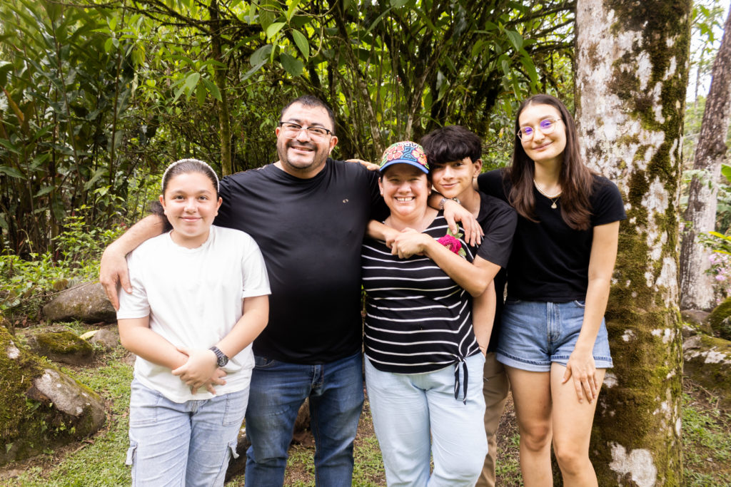 AFS invita a familias a convertirse en anfitrionas de estudiantes ...
