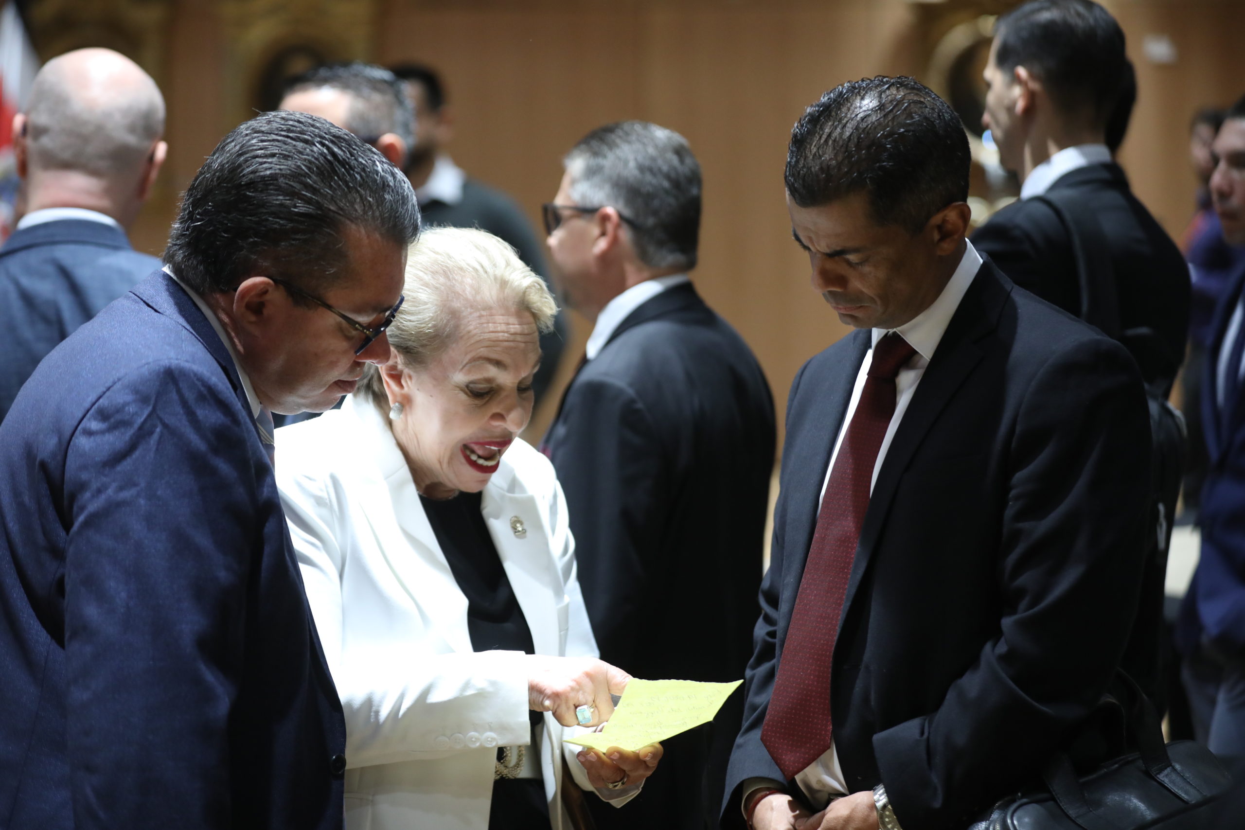La diputada Gloria Navas desnuda una triste realidad en los mandos ...