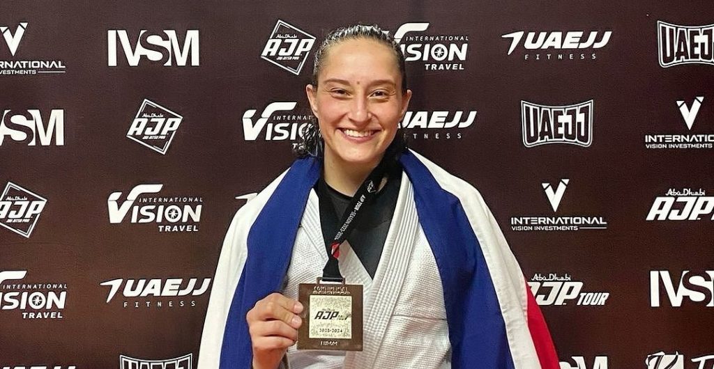 Atleta tica de jiu-jitsu Marcela Blanco conquista medalla de plata en ...