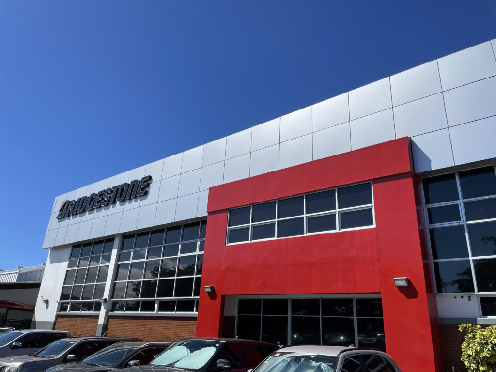 Bridgestone diversifica su producción con nuevas medidas de llantas y una inversión de 30 ...