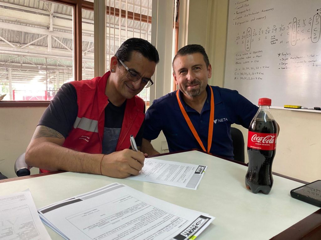 Coca-Cola FEMSA refuerza su flota en Costa Rica con 11 pickups 100% ...
