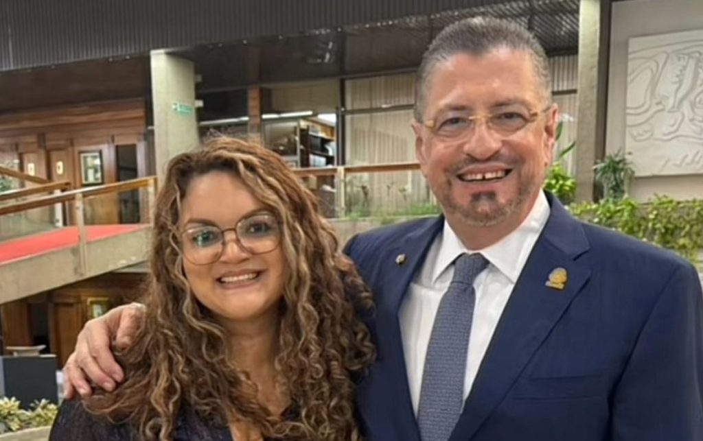 Jueza absuelve a tiktoker chavista Yendry Quirós, acusada de amenazar al diputado Ariel Robles ...