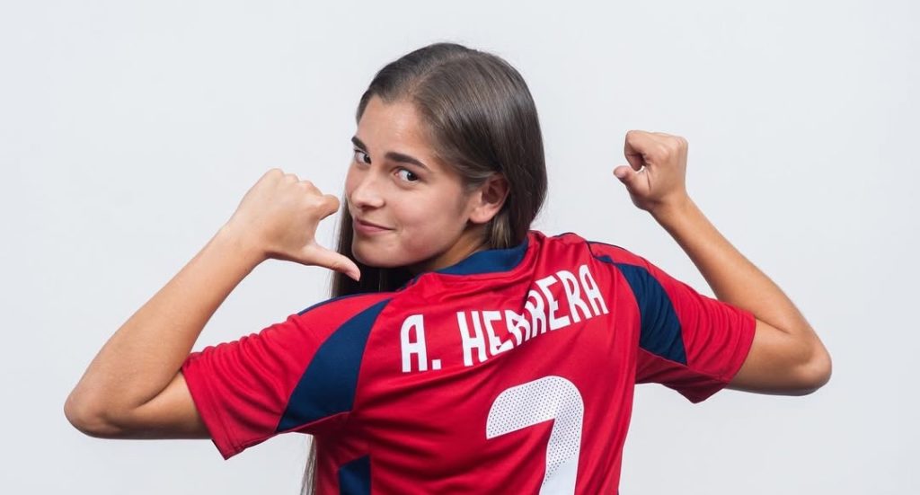 Joven futbolista tica Alexa Herrera jugará en la primera división de ...
